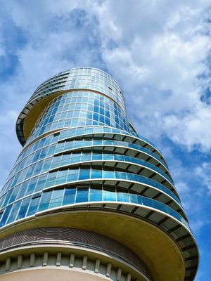 Curtain Wall Facade: Modern Design and Energy-Efficient Solutions for ...