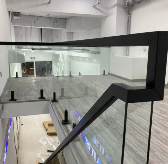 Modern Aluminium Glass Handrail With 8mm - 17.5mm Glass